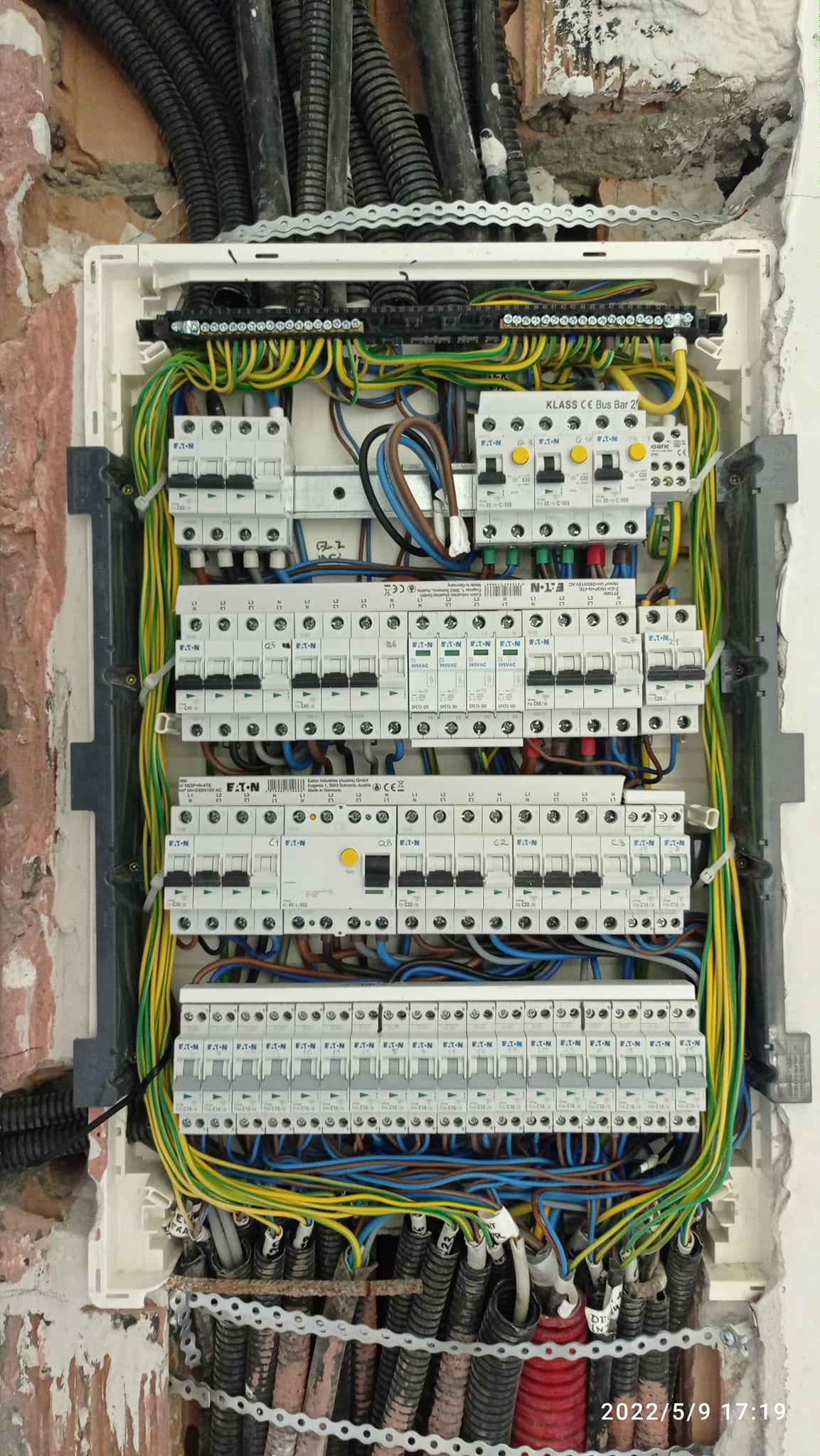 Realizare Tablou De Siguranțe - ELECTRICIANU' VESEL